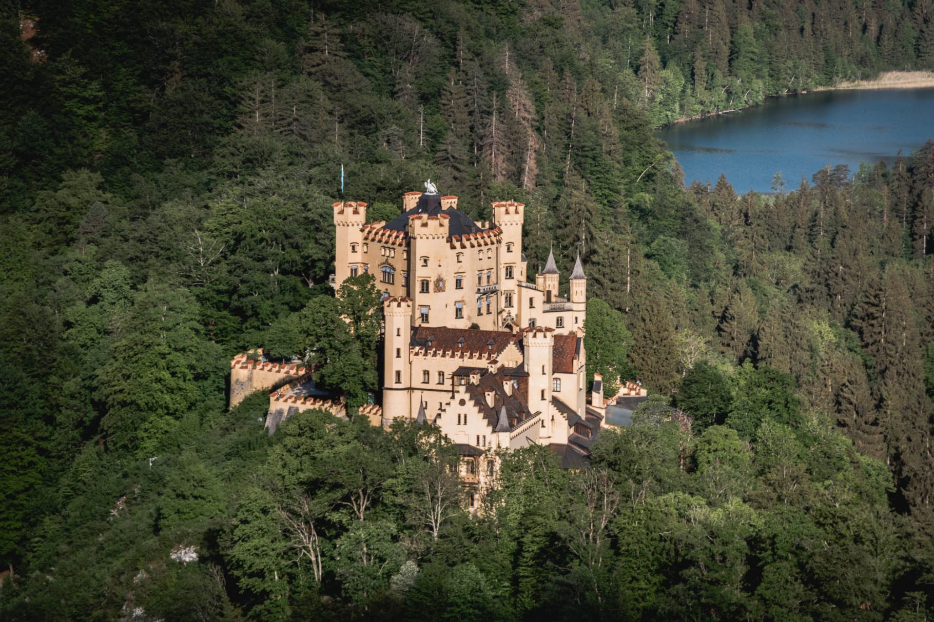 Allgäu Fotospots: Schloss Neuschwan­stein, Hohen­schwangau und St ...